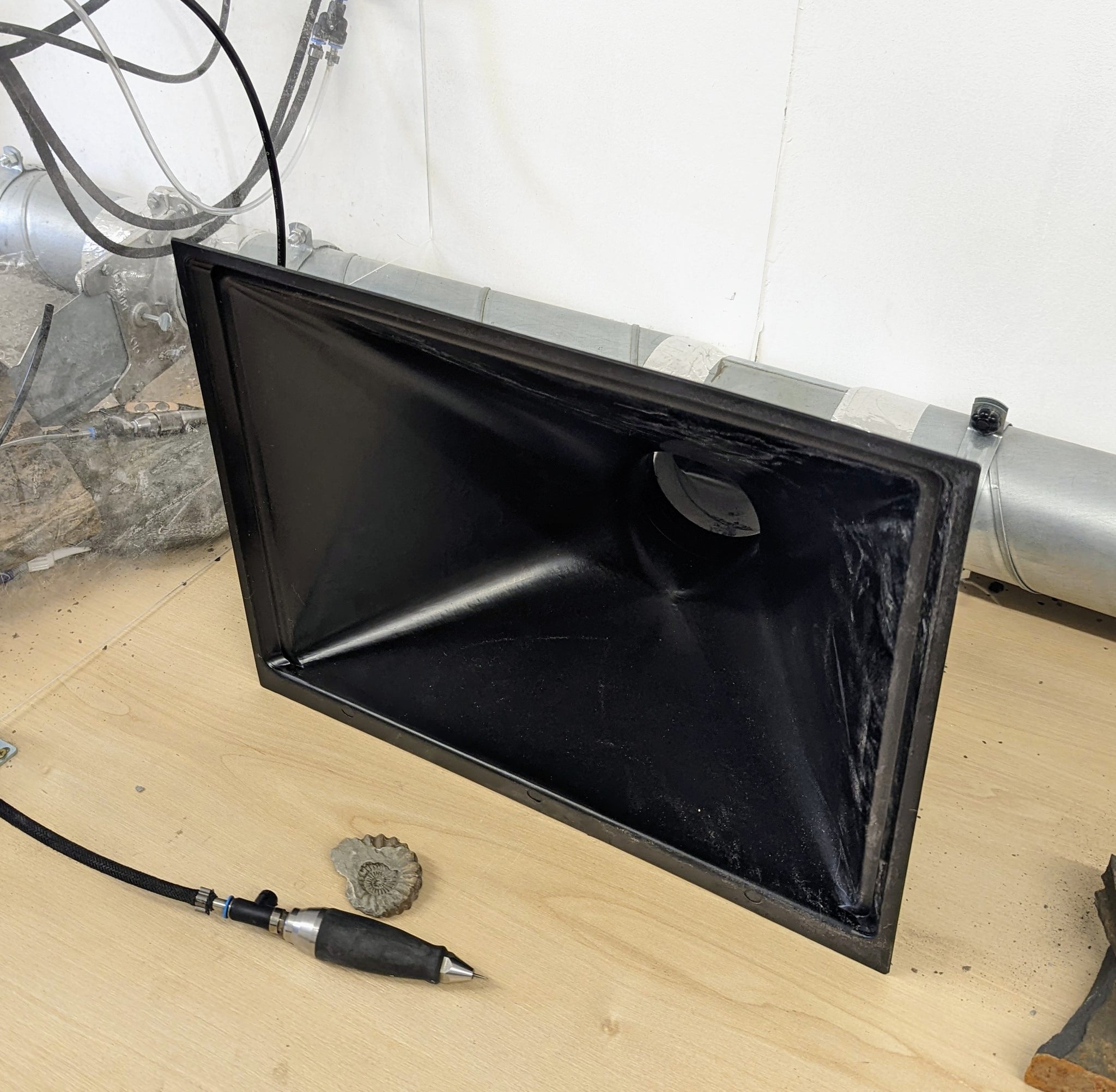 Draper 2200W Dust Extractor (3780m3/hr, 230v) – ZOIC PalaeoTech Limited